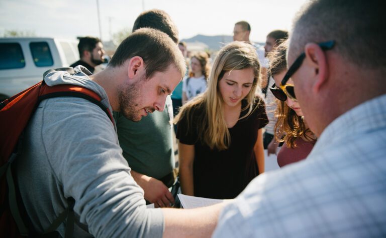 12 Simple Outreach Ideas to Move Your Church from Sitting to Serving ...